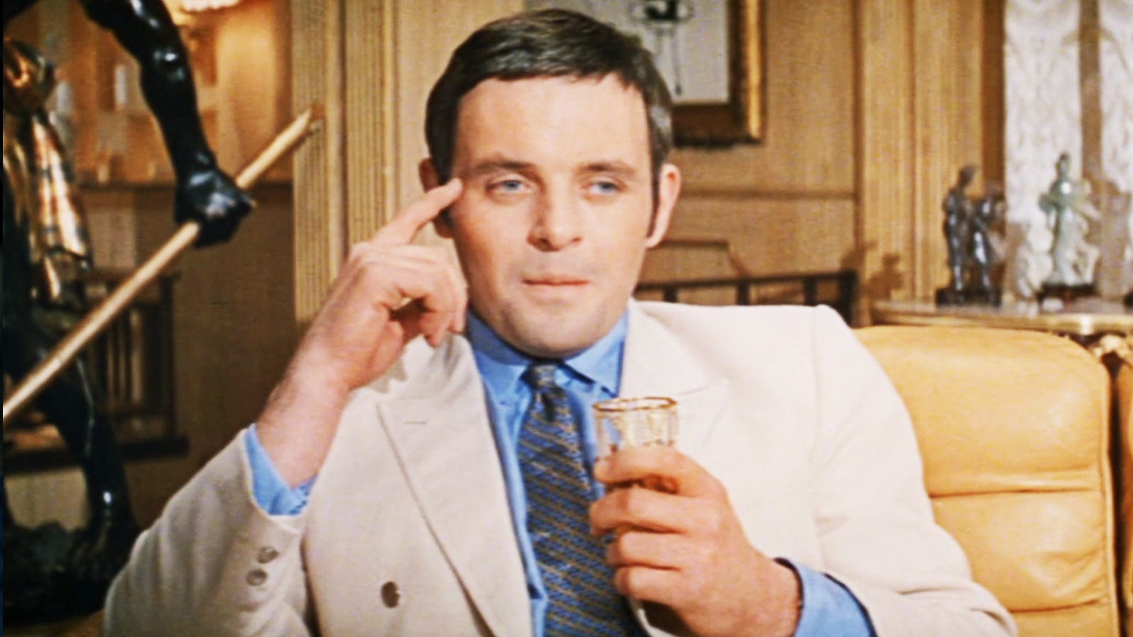 Un James Bond Rip-off i-a făcut pe Anthony Hopkins o întâlnire cu ...