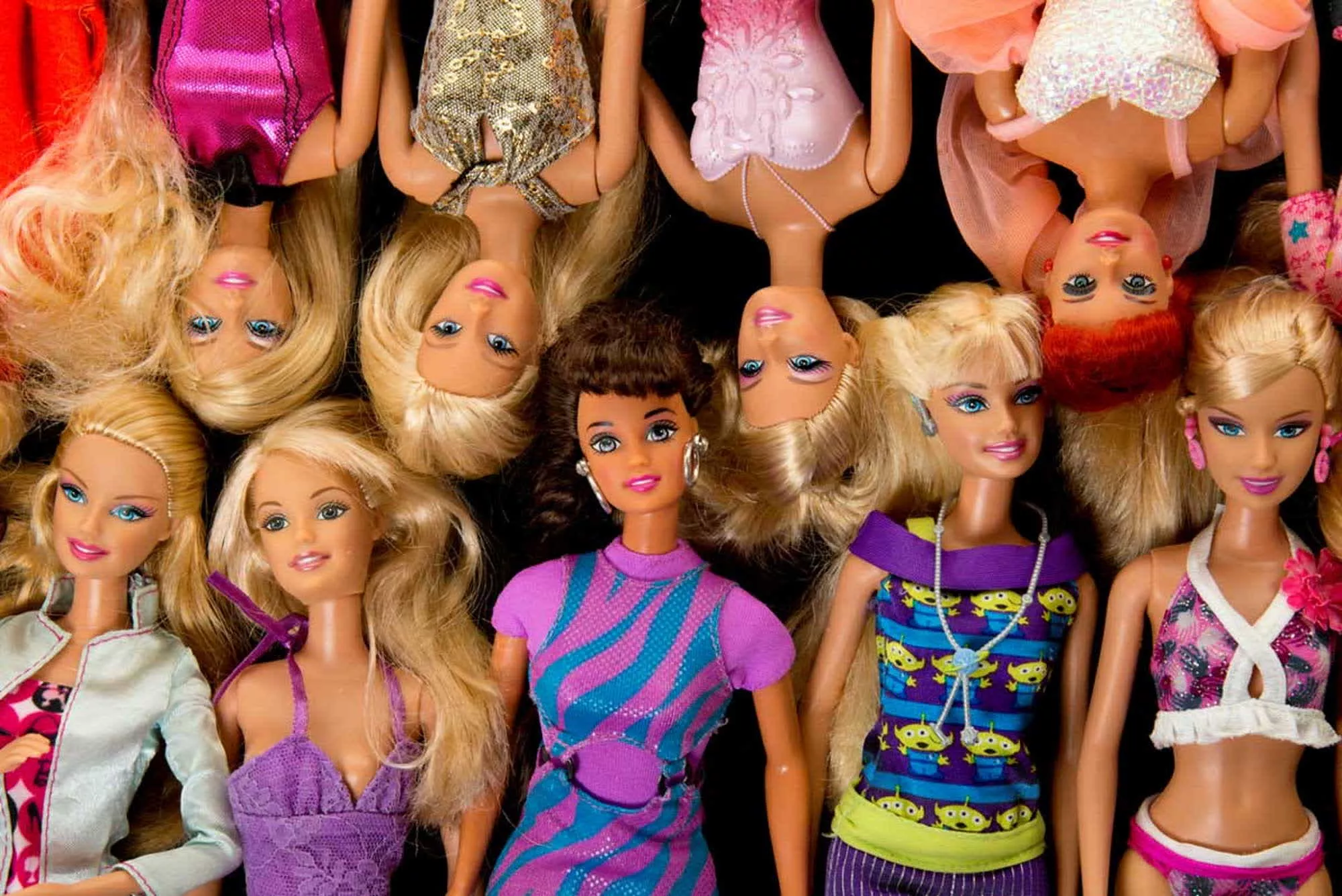 De la Hello Barbie la Chatgpt: Mattel aduce tehnologia lui Openai la ...